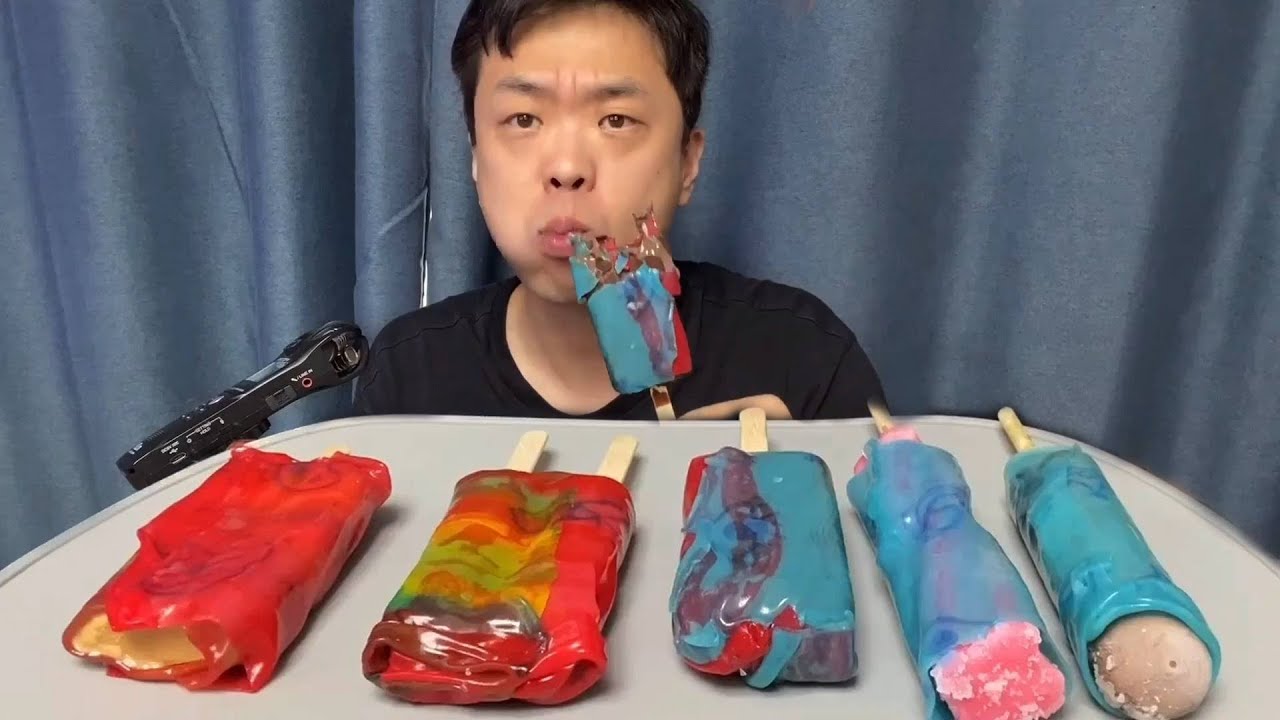 롤업젤리 인기라고 해서 먹어봤는데 망해버린 먹방 asmr (cc 자막) - YouTube