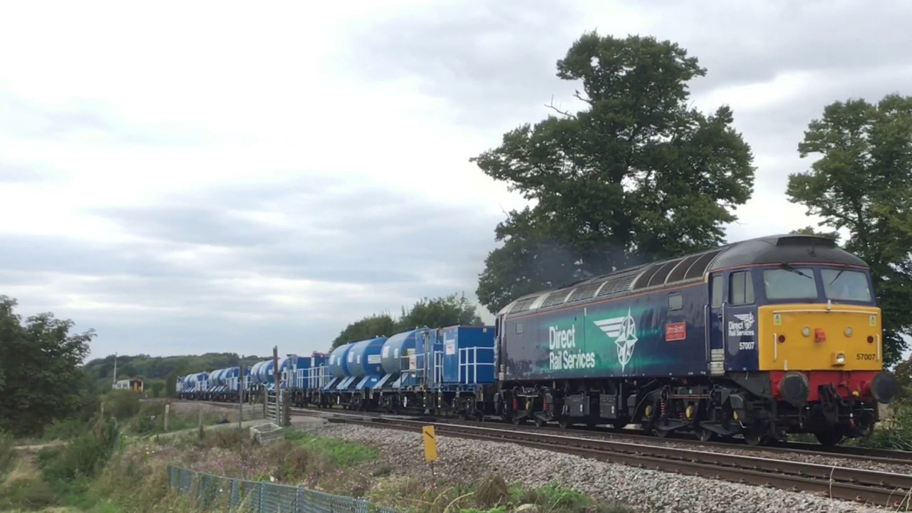 DRS 57007 gives it full bore at Elmswell Hall working 6Z21 - YouTube