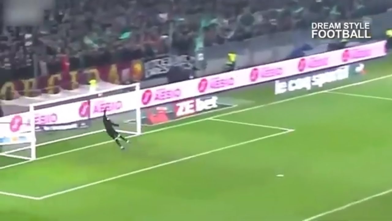 Las Mejores Atajadas del Fútbol 2019 - YouTube