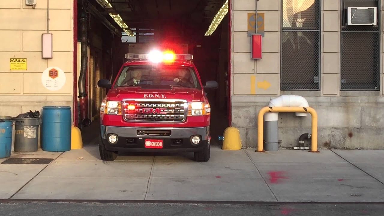 FDNY DIVISION CHIEF 13 RETURNING TO QUARTERS IN THE RICHMOND HILLS AREA ...