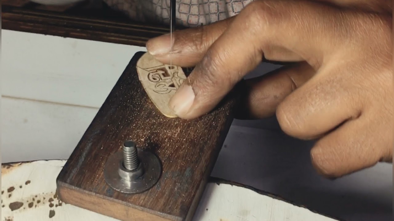 How To Cut Gold & Silver Name Jewellery | Gold Pendent | Aari Cutting ...