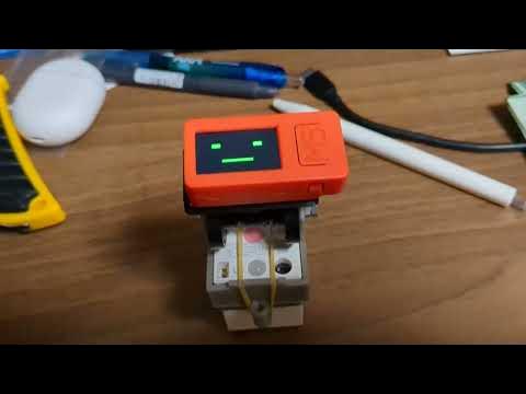 M5 Stick-C-chan feat. toio core cube (toio core cubeで動かす)スティックCチャン - YouTube