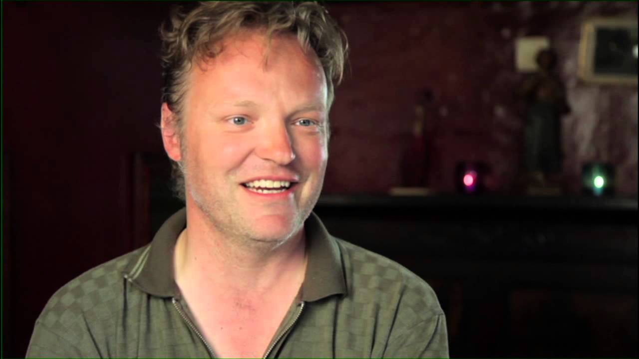 Cafe Intime: Interview med stamgæst, Jacob Beck - YouTube