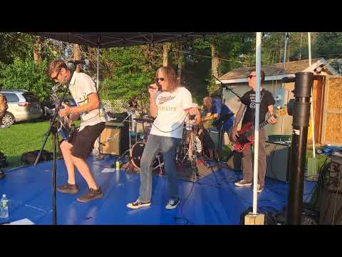 The Lifesize Gorgeous Cocktails - Shake and Fingerpop