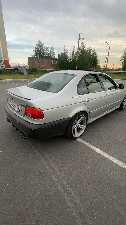 BMW е39 3 литра бензин выхлоп заслонке , звук бомба - YouTube