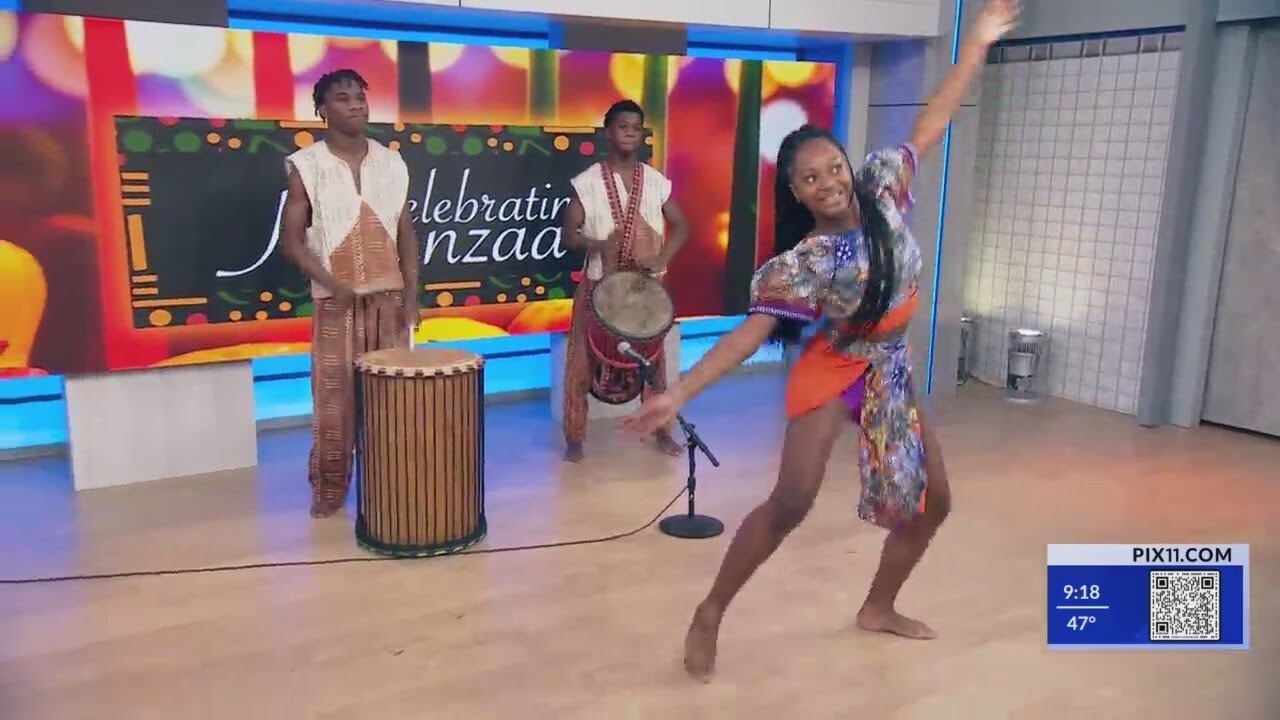 Kwanzaa celebration dance with Asase Yaa School of Arts - YouTube