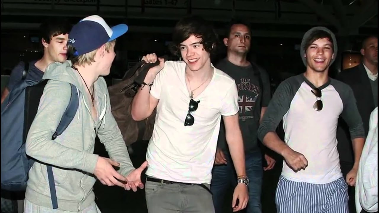 One Direction Look Tired in New York - YouTube