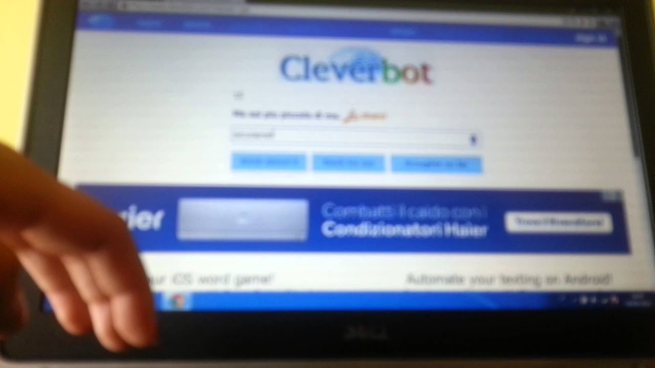 Cleverbot ammette la sua natura da robot! - YouTube