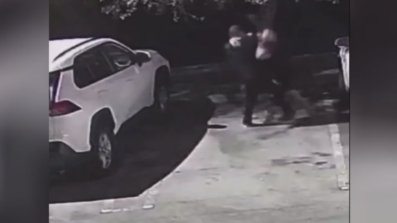 Ex-MMA fighter slams knife-wielding attacker to the ground in Miami ...