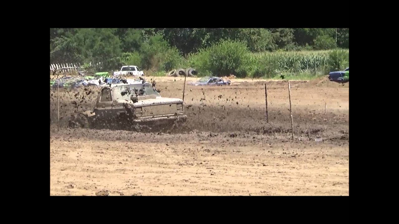 Marshall County Sand Trap Mud Bogs 7-27-14 - YouTube