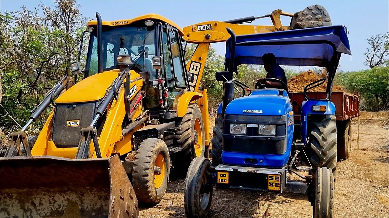 Jcb 3dx Eco Excellence Backhoe Machine Loading Mud In Mahindra and ...