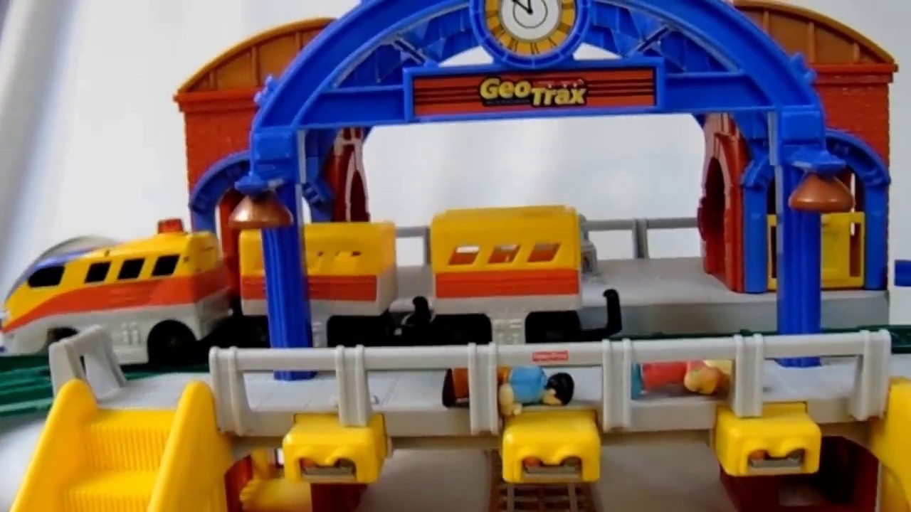 Geotrax GCS & Roundhouse & Sir John Knight Train - YouTube
