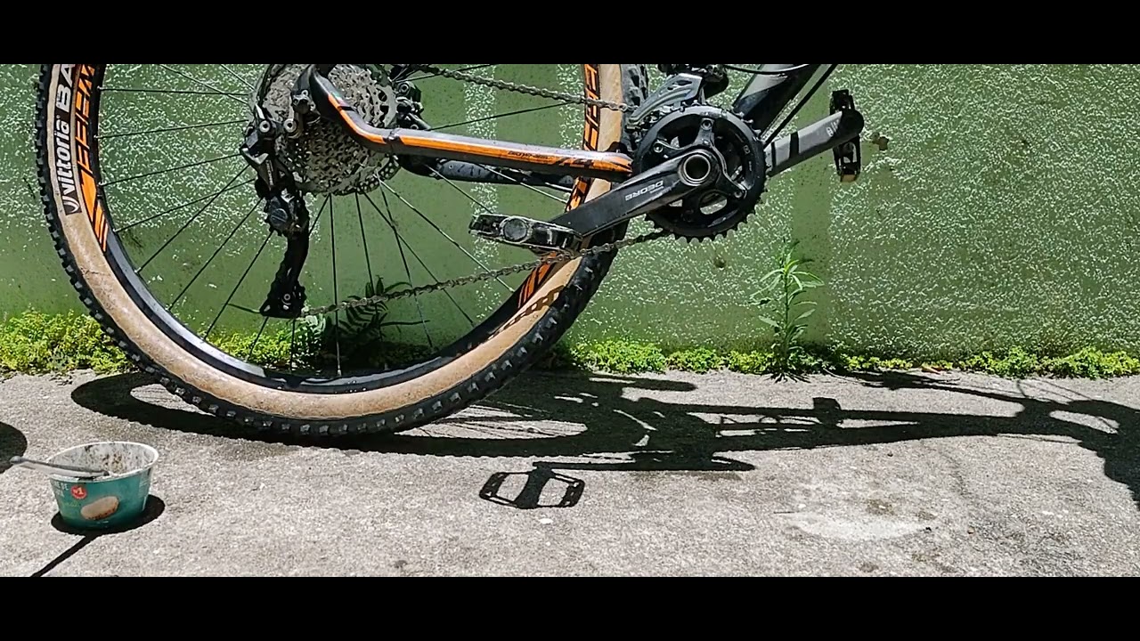 Como que eu lavo a corrente da bike! - YouTube