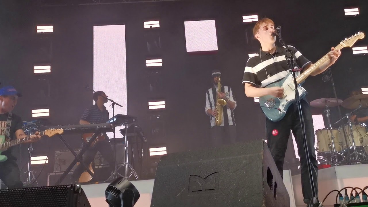 Saturday - Sam Fender (Live @ o2 Academy, Newcastle - 08/12/19) - YouTube