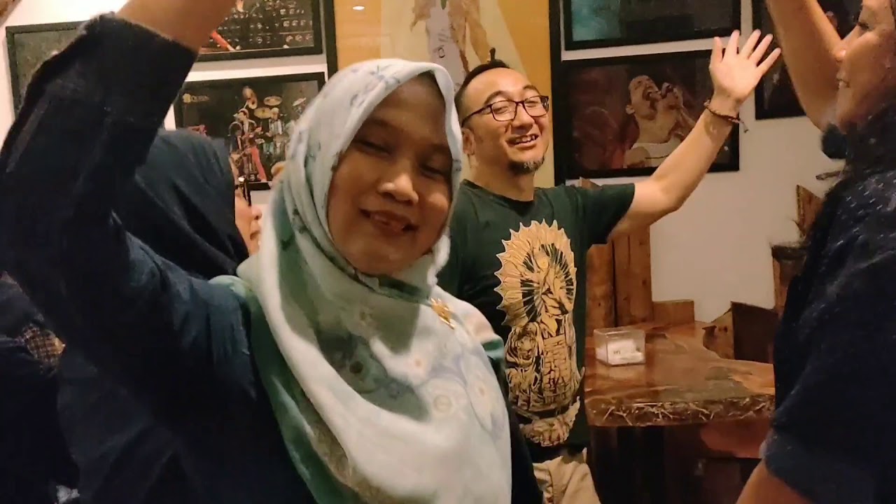 REUNI SMP 1 DEPOK ANGKATAN 1988 | JPW CAFE & RESTO - YouTube