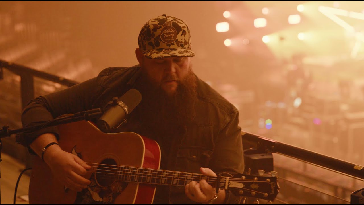 Larry Fleet - Holding Her and Loving You Chords - Chordify