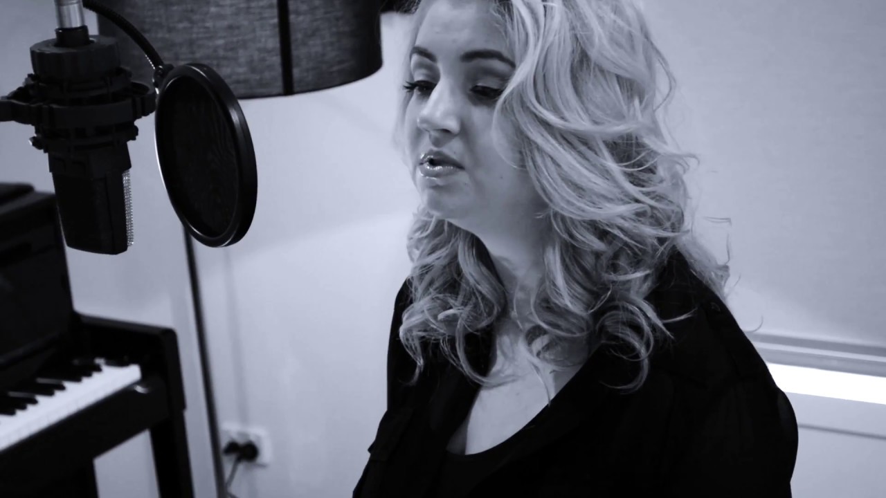 'Make you feel my love' - Emily Monsma - YouTube