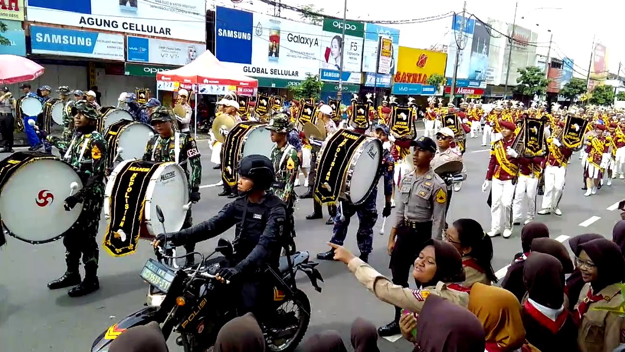 DRUMBAND AKPOL Purwokerto - YouTube