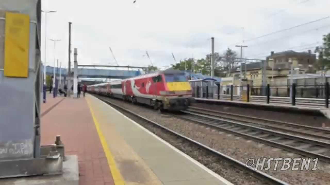 Class 91 111 'For the Fallen" passes Alexandra Palace with 6 tone ...