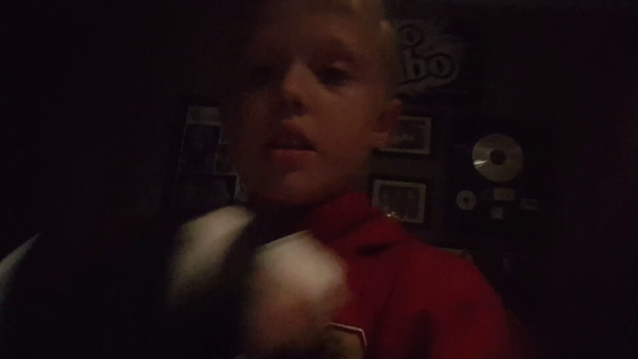 A fake cast - YouTube