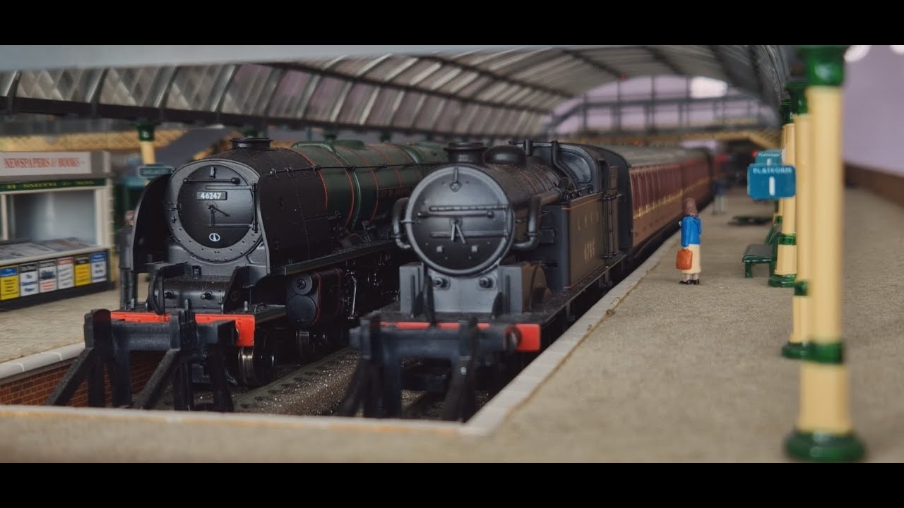 172. LNER Class N2 Condensing Tank Entering Platform 1 Next to City of ...