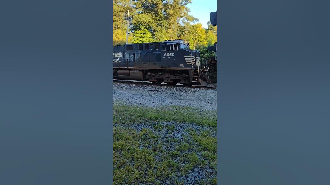 NS 8060, 4433 and 7629 roll by crossing. #nsrailfans - YouTube