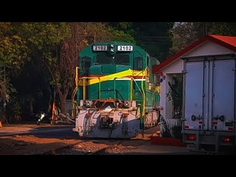 FTVM B23-7 2102 - MP15AC 9812 - SW1504 8831 Servicio Julia Línea N - YouTube