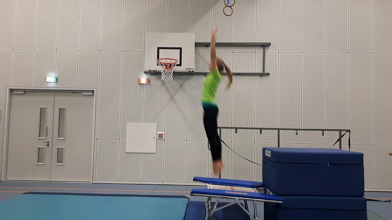 streksprong beginsituatie spreidhoek sprong - YouTube