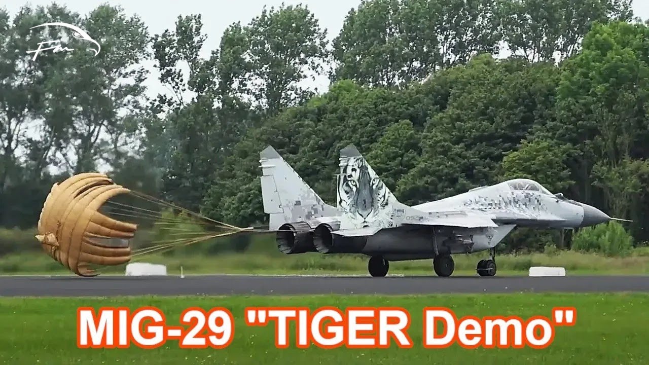 MIG-29 TIGER Airshow Luchtmachdagen 2016 - YouTube
