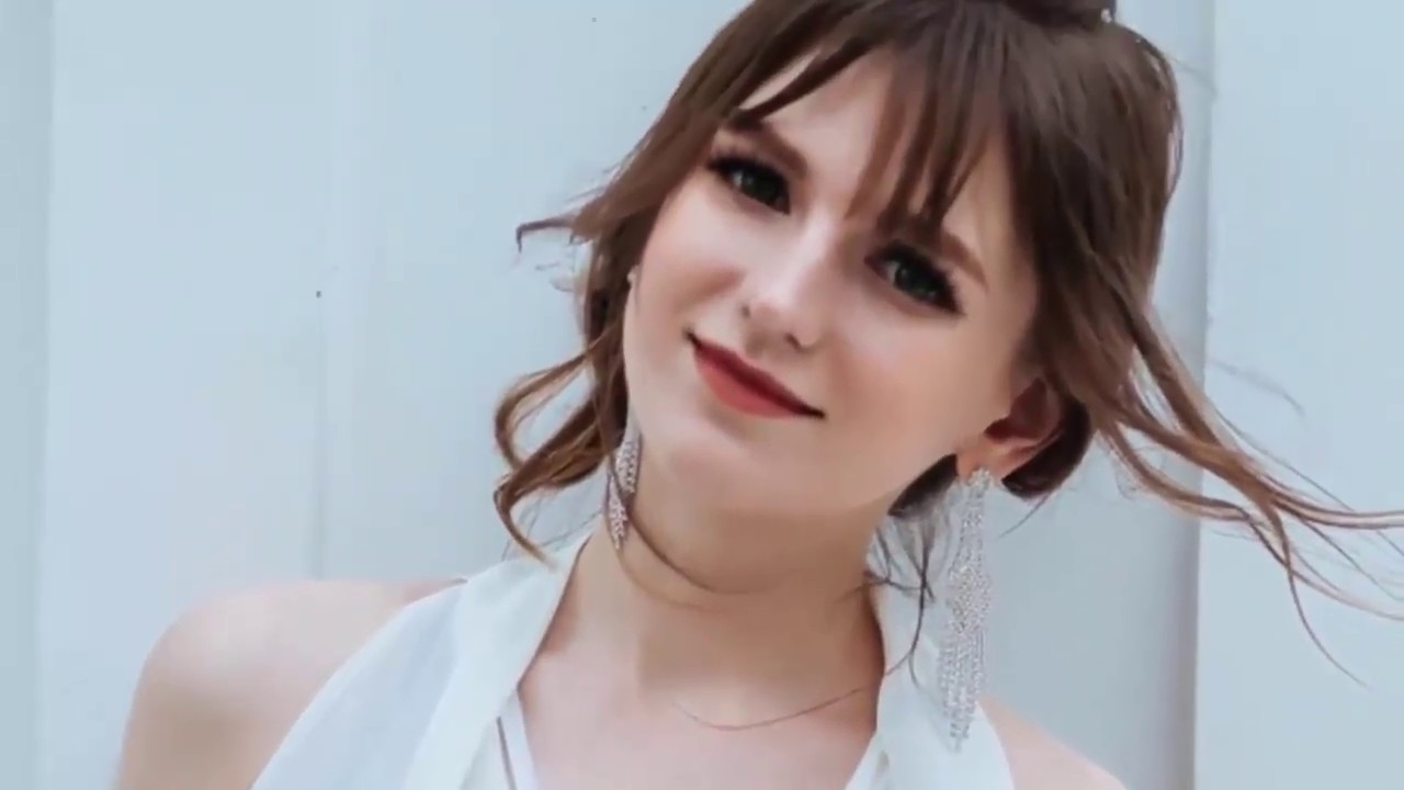 Alexandra Rud Official - DJ Alexandra Rud xinh đẹp làm việc tại Hà Nội ...