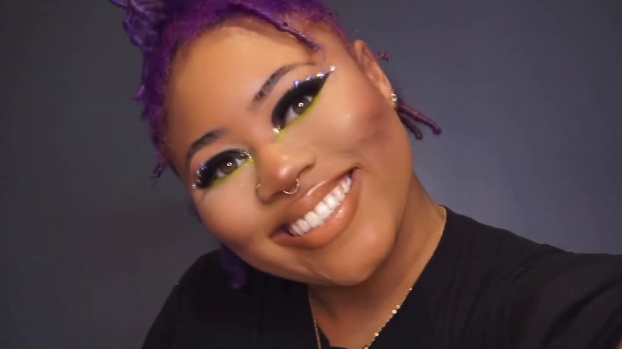 SPACE GLAM || AN AVANT GARDE MAKEUP LOOK - YouTube