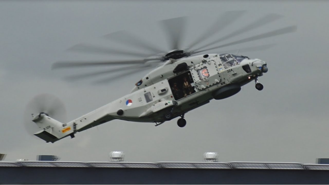 RNLAF NH90 Gevechtshelikopter DHC Luchtmacht Take off / Landing Zr. Ms ...