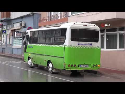 Yolcu dolu otobüsün şoförüne tekme tokat saldırdı