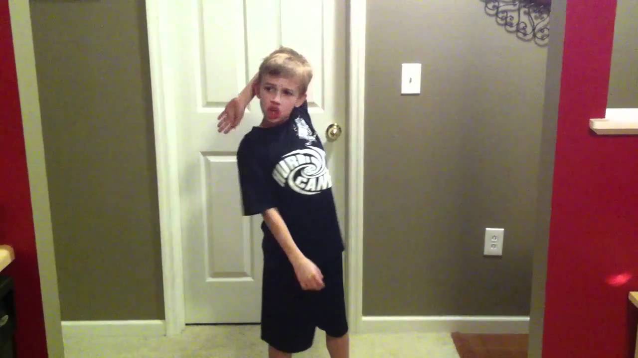 Mason Howe as Vera de Milo - YouTube