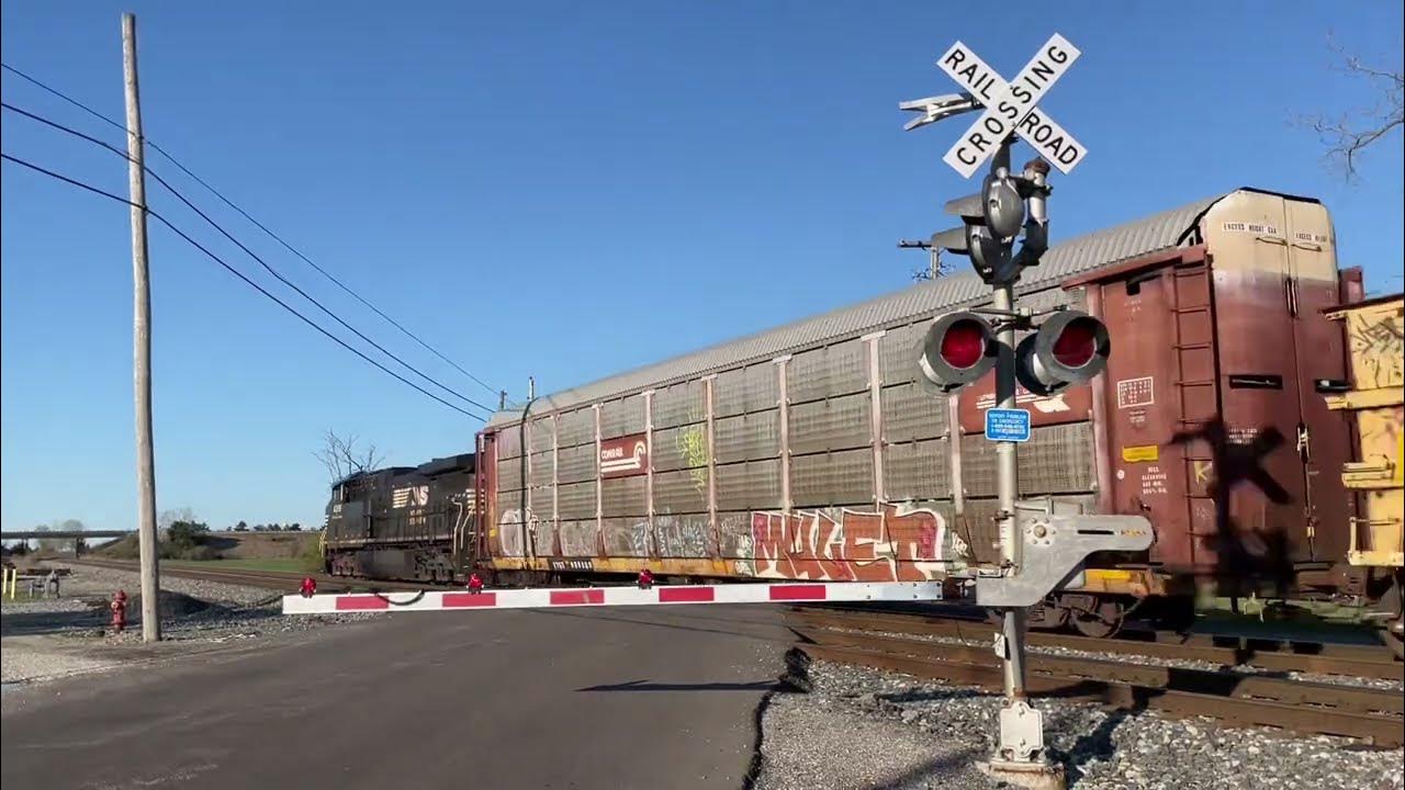 NS 4285 Leads Solo on Manifest North | Plymouth St. (OH-98) Railroad Crossing #2, Bucyrus, OH ...