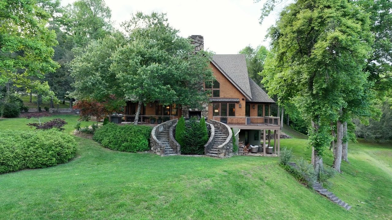 Unmatched Compound in the Cliffs Valley - Mountain Living Perfected ...