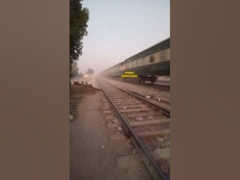 27 up Shalimar express passing at sadiqabad station, - YouTube