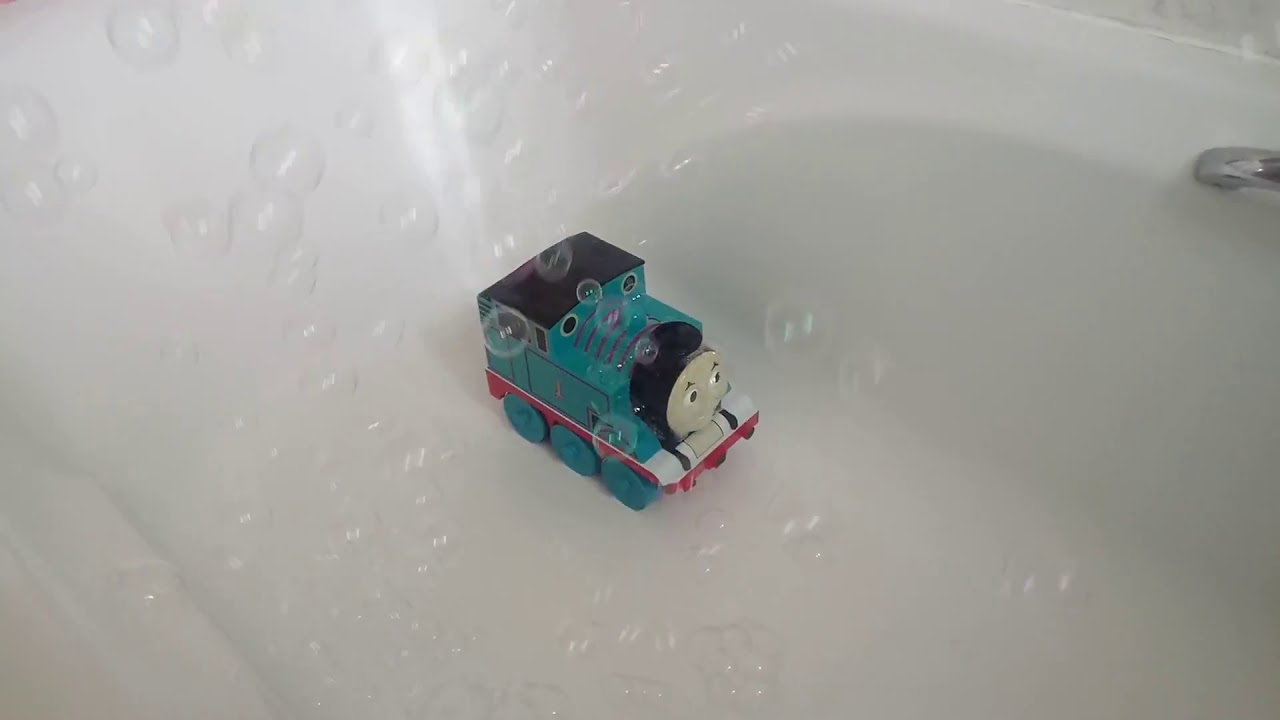 Thomas the Tank Engine Bubble Blowing Thomas - YouTube