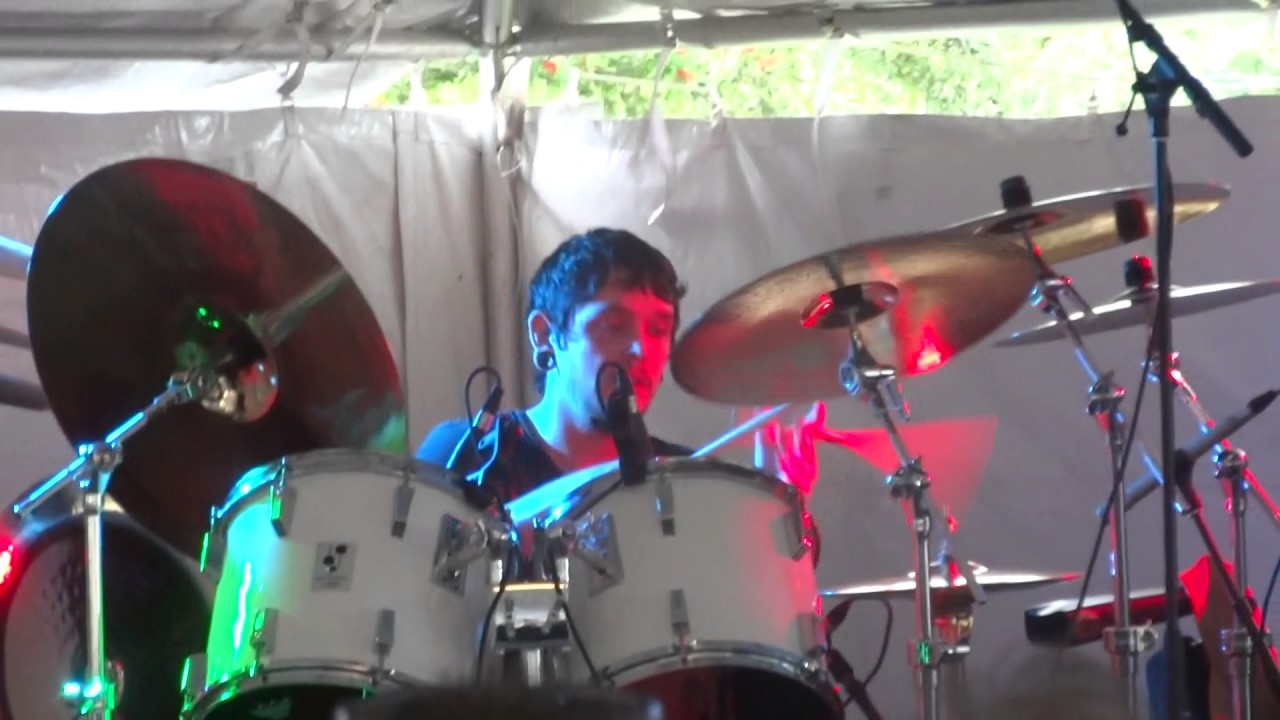 Justin McBrain drum solo at Rock and Roll Ribs 7th Anniversary - YouTube