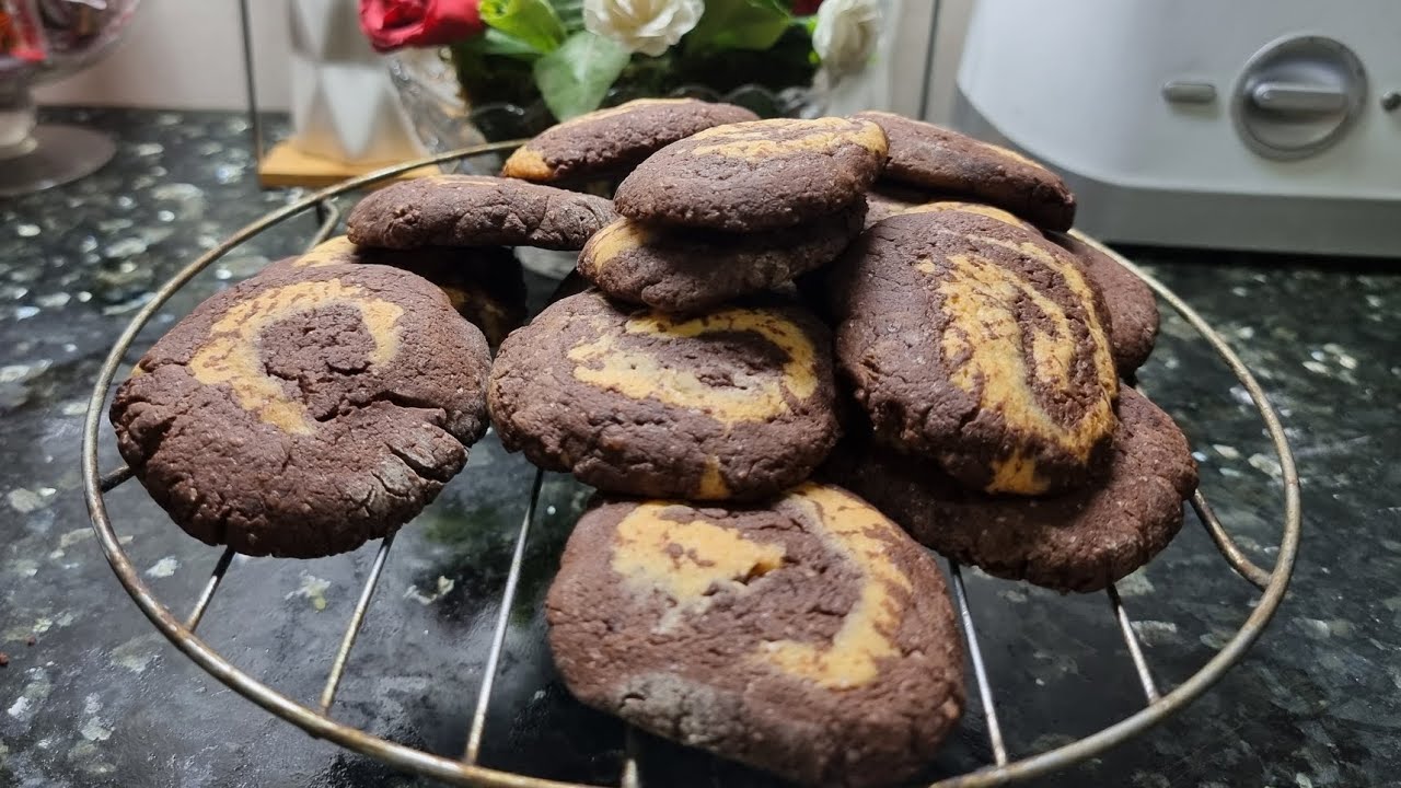 Chocolate Vanilla Cookies - YouTube