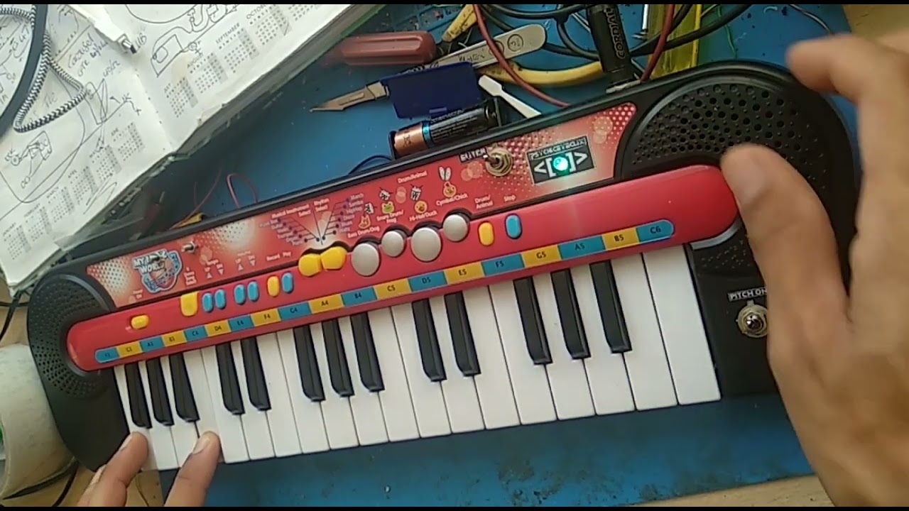 Circuit Bent Toy Keyboard by Psychiceyeclix - YouTube