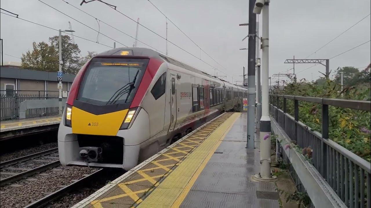 Class 745 LOUD horn at Tottenham Hale! | Stansted Express//Greater Anglia - YouTube