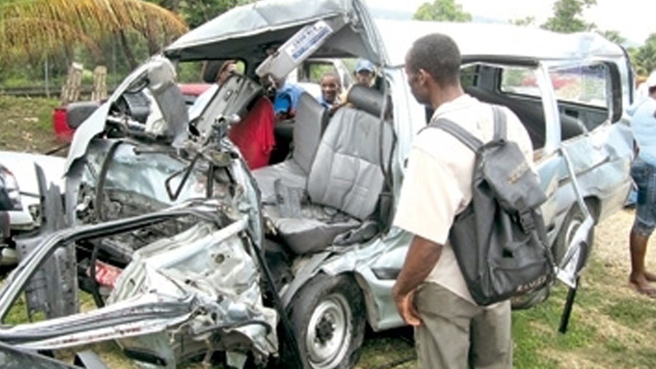 Latest Car Accident of Toyota Hiace - Road - Crash - Compilation - Auto ...