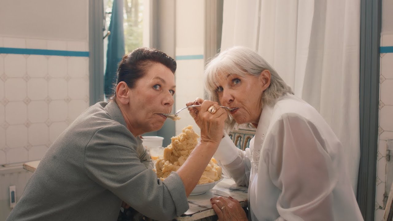 Heinz Strunk - Abgelaufen (Official Video) - YouTube