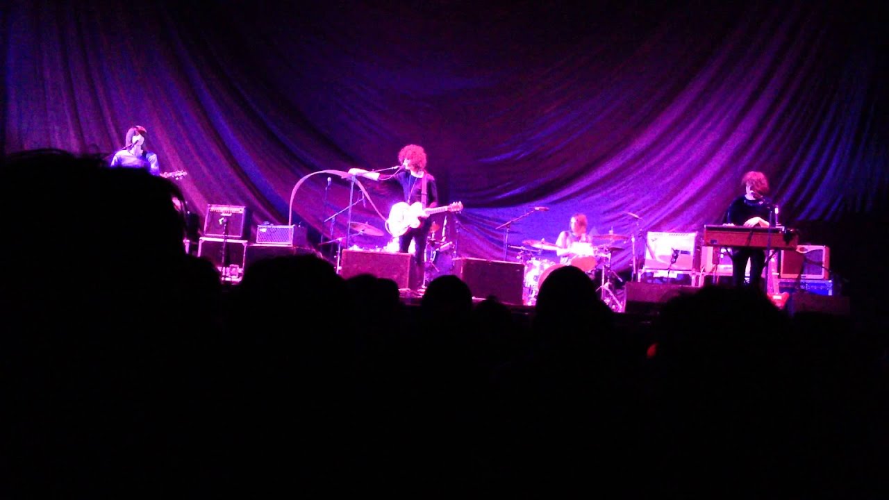 Temples Band - Prisms ( live at Alexandra Palace ) - YouTube