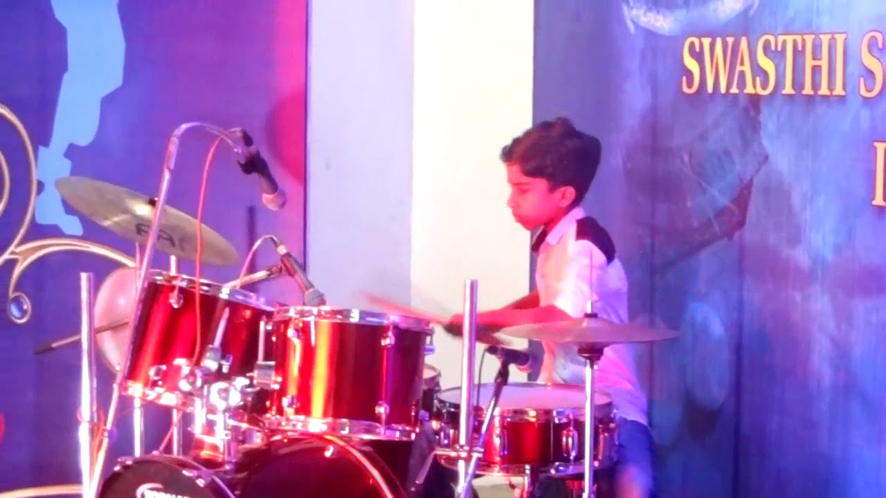 My first on stage perfomance - YouTube