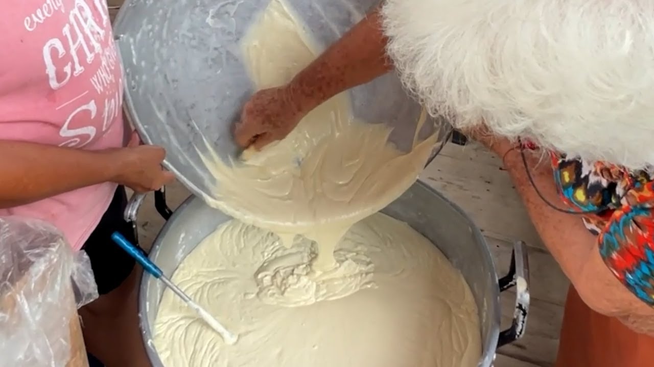 Mantequilla artesanal de vaca - YouTube