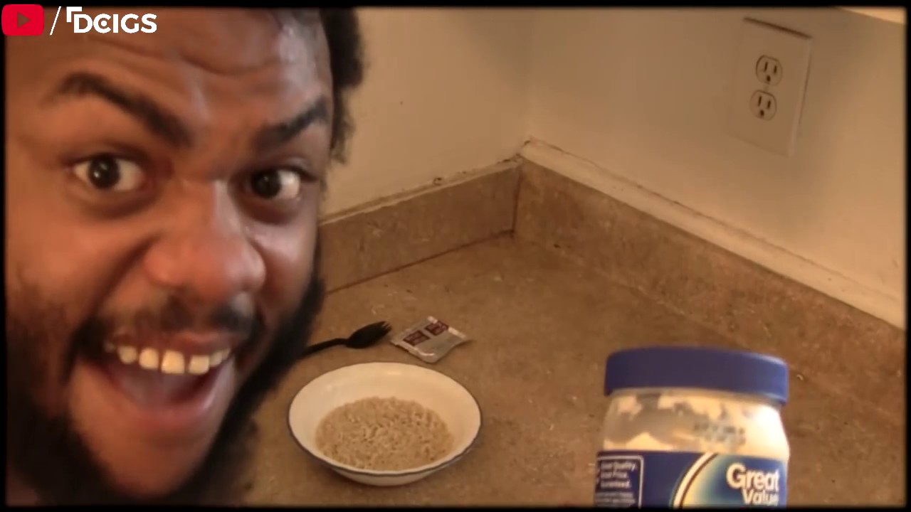 BLACK MAN TEACHES HOW TO MAKE RAMEN NOODLES! @dcigs - YouTube