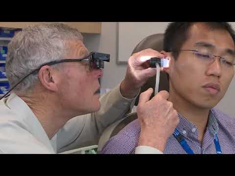 How to examine eardrums supported by the Vorotek O Scope - YouTube