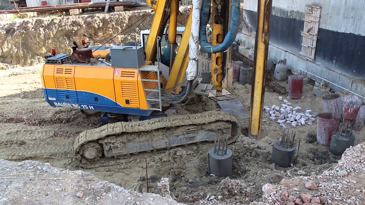Работа буровой установки Bauer BG15 H - YouTube